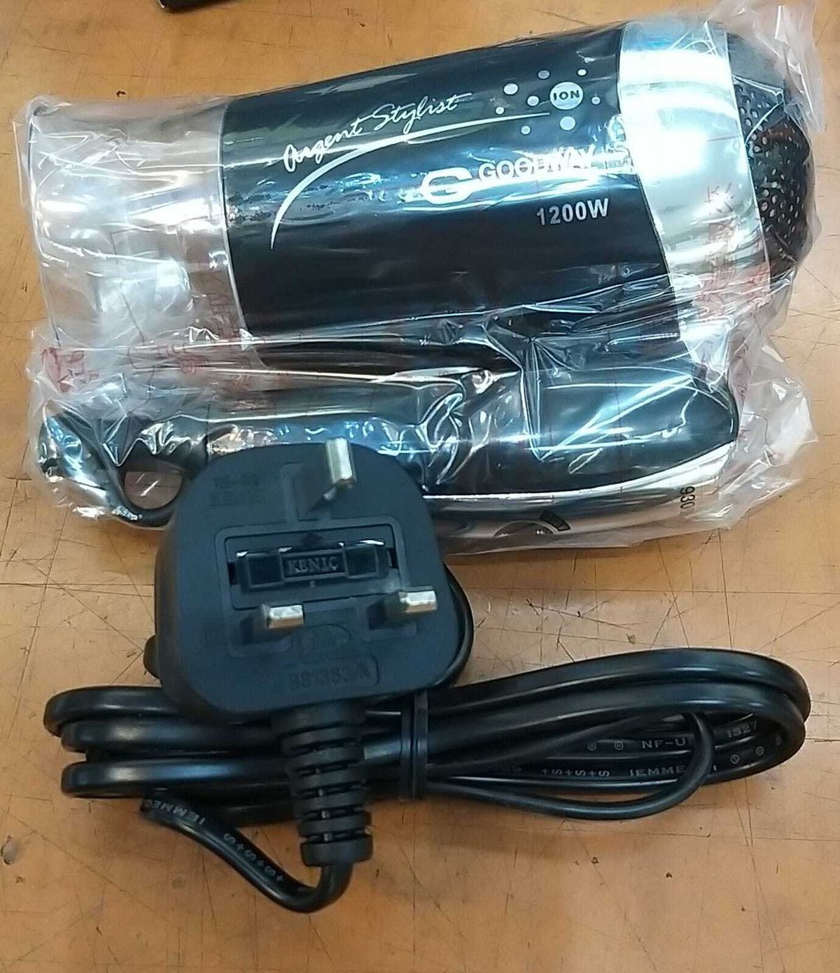 威馬 | 雙電壓旅行摺合式便攜小風筒負離子1200W HD-236ION HD236ION | HKTVmall 香港最大網購平台